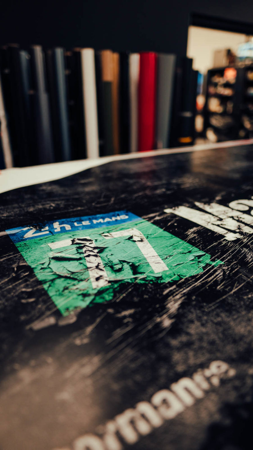 BMW M8 Malboro - Covering sur-mesure - CarWrap Design