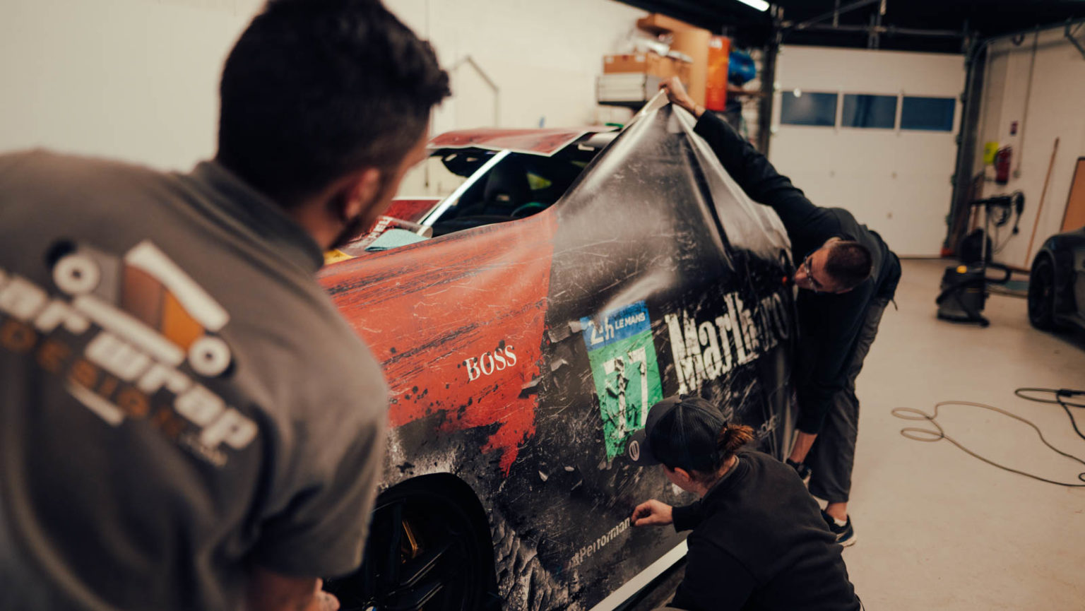 BMW M8 Malboro - Covering sur-mesure - CarWrap Design