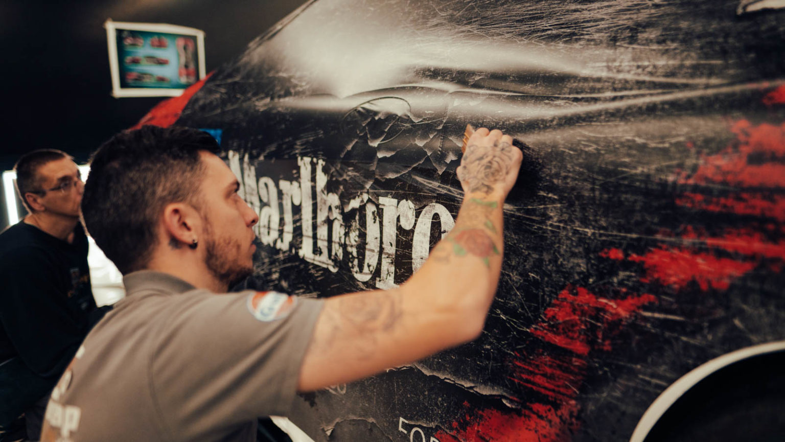 BMW M8 Malboro - Covering sur-mesure - CarWrap Design