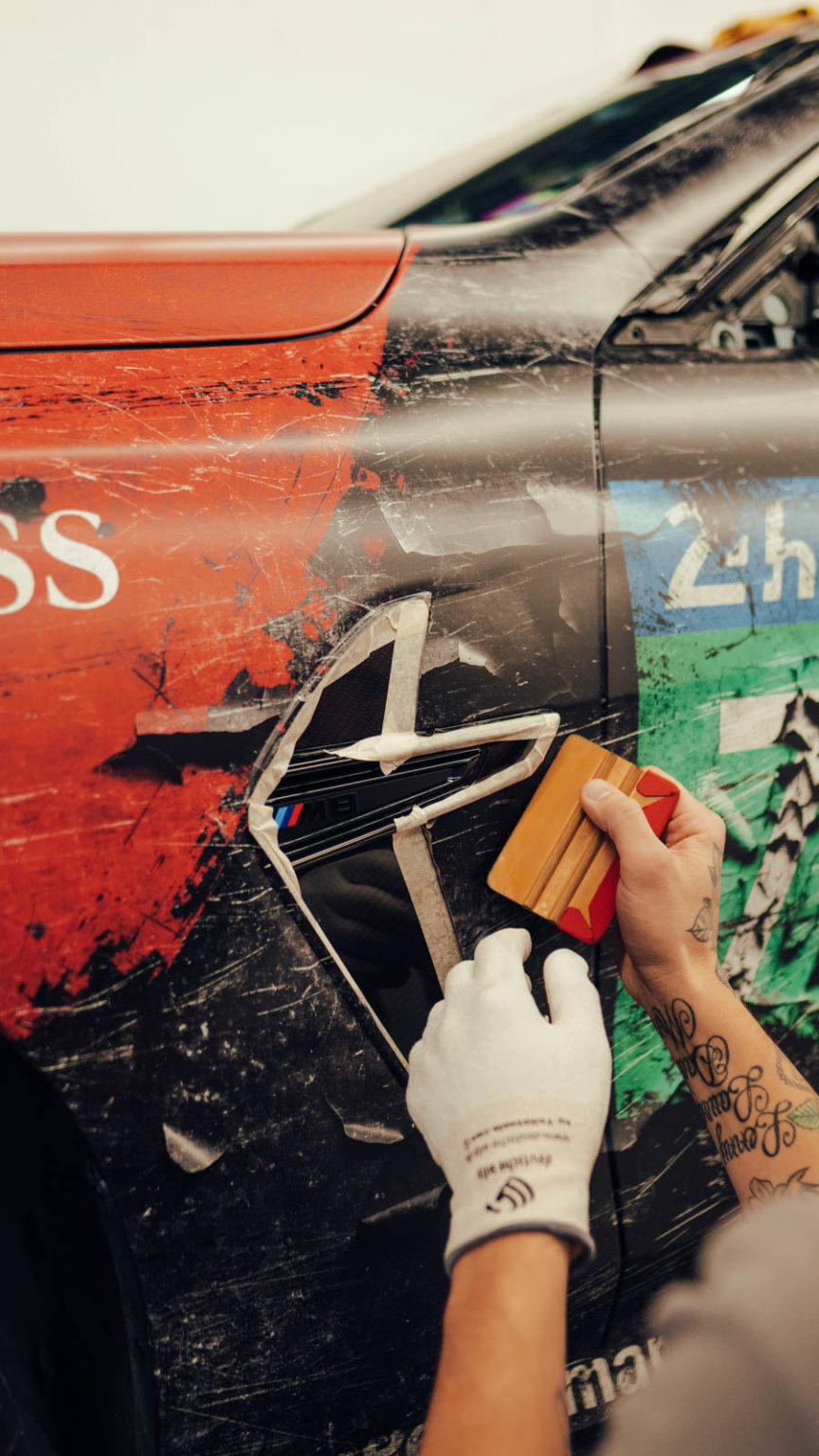 BMW M8 Malboro - Covering sur-mesure - CarWrap Design